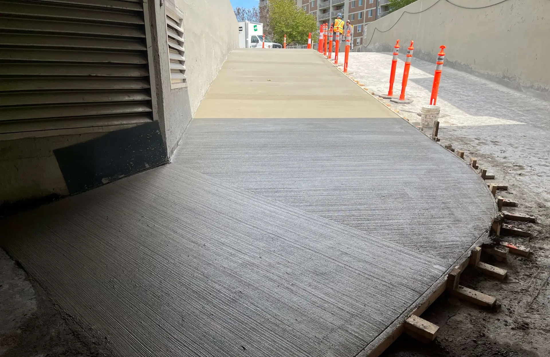 Commercial Concrete Curbs & Sidewalks | Seal Canada
